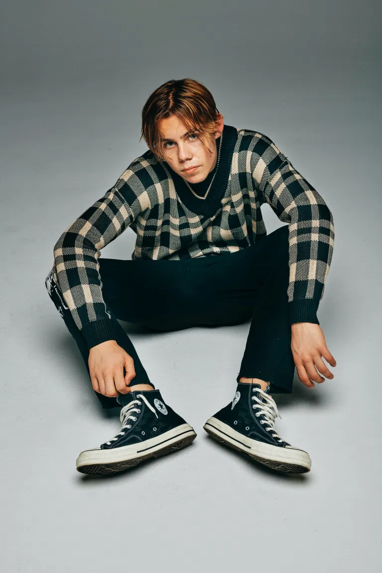 The Kid LAROI F*CK LOVE (SAVAGE): ENA ALBUM ΠΟΥ ΣΙΓΟΥΡΑ ΘΑ ΕΠΡΕΠΕ ΝΑ ...